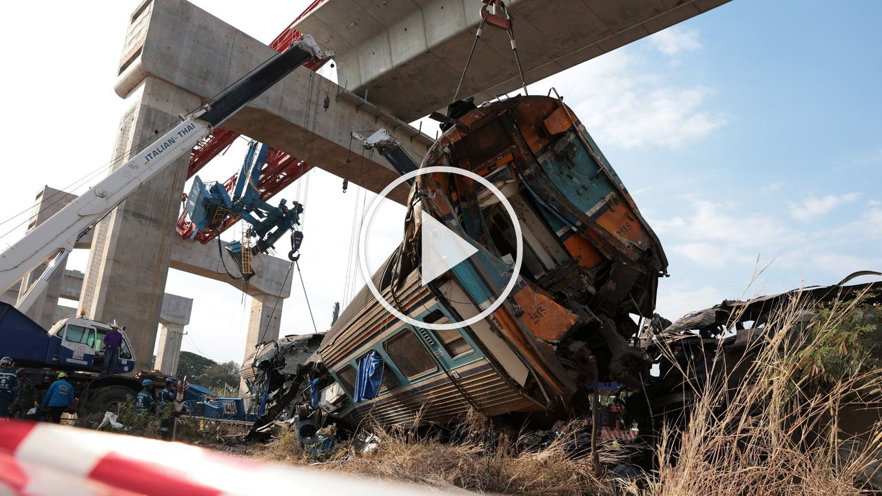 At least 30 people killed in Thailand train derailment
