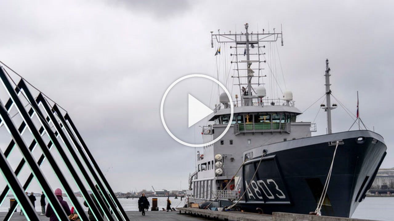 Canadian navy exploring amphibious landing ship concepts