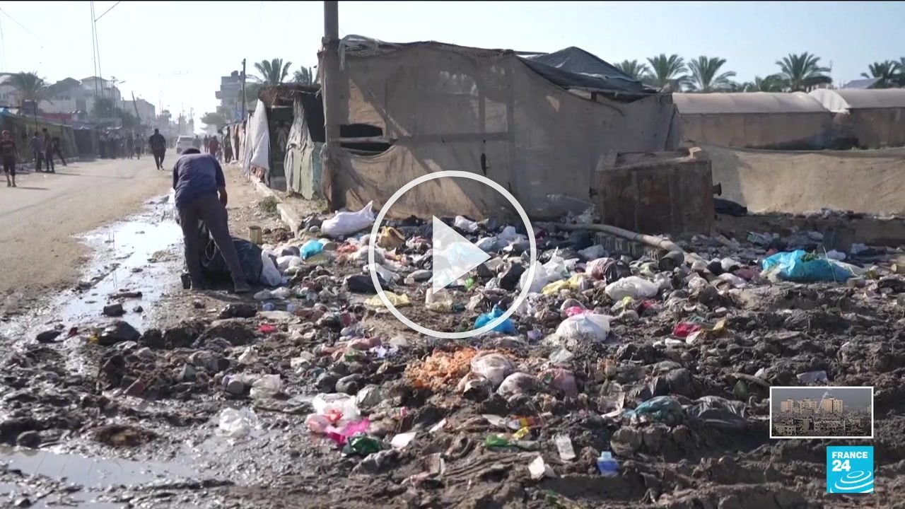 Fears of disease spread as rotting garbage piles up in Gaza