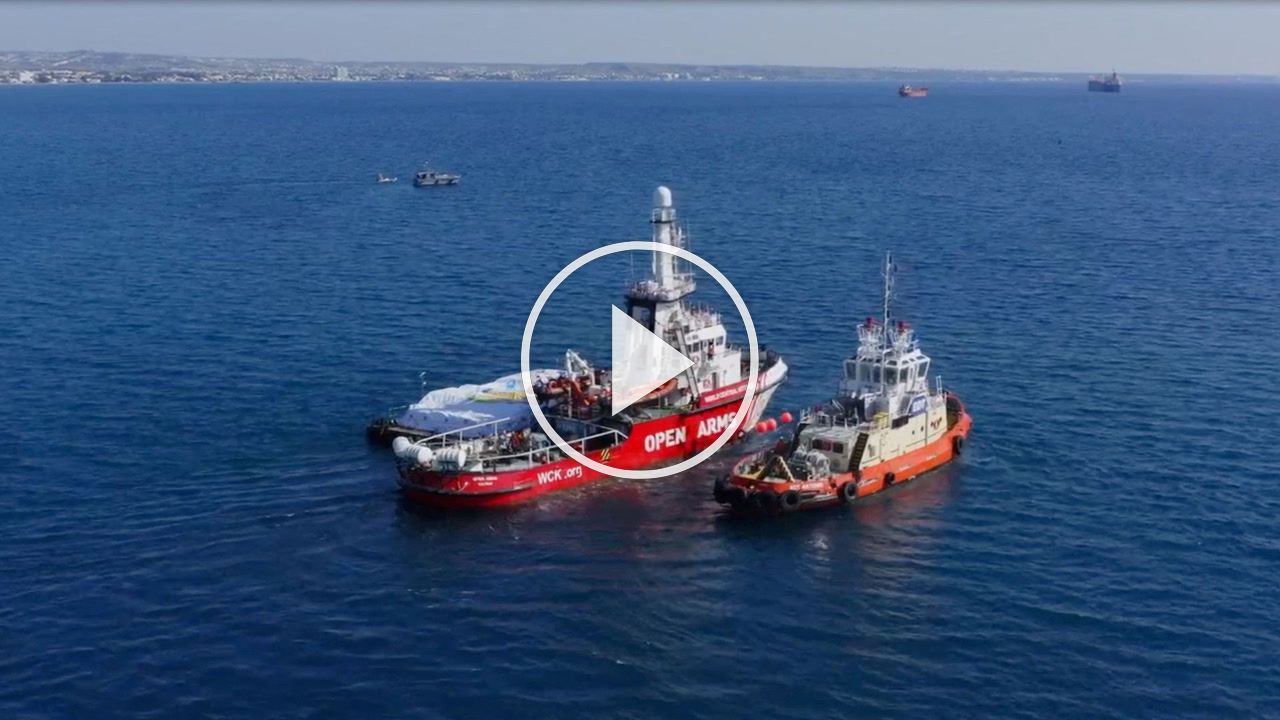First aid ship approaches Gaza