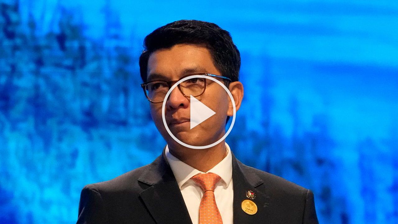 Why did Madagascar's president flee? | LeadStory