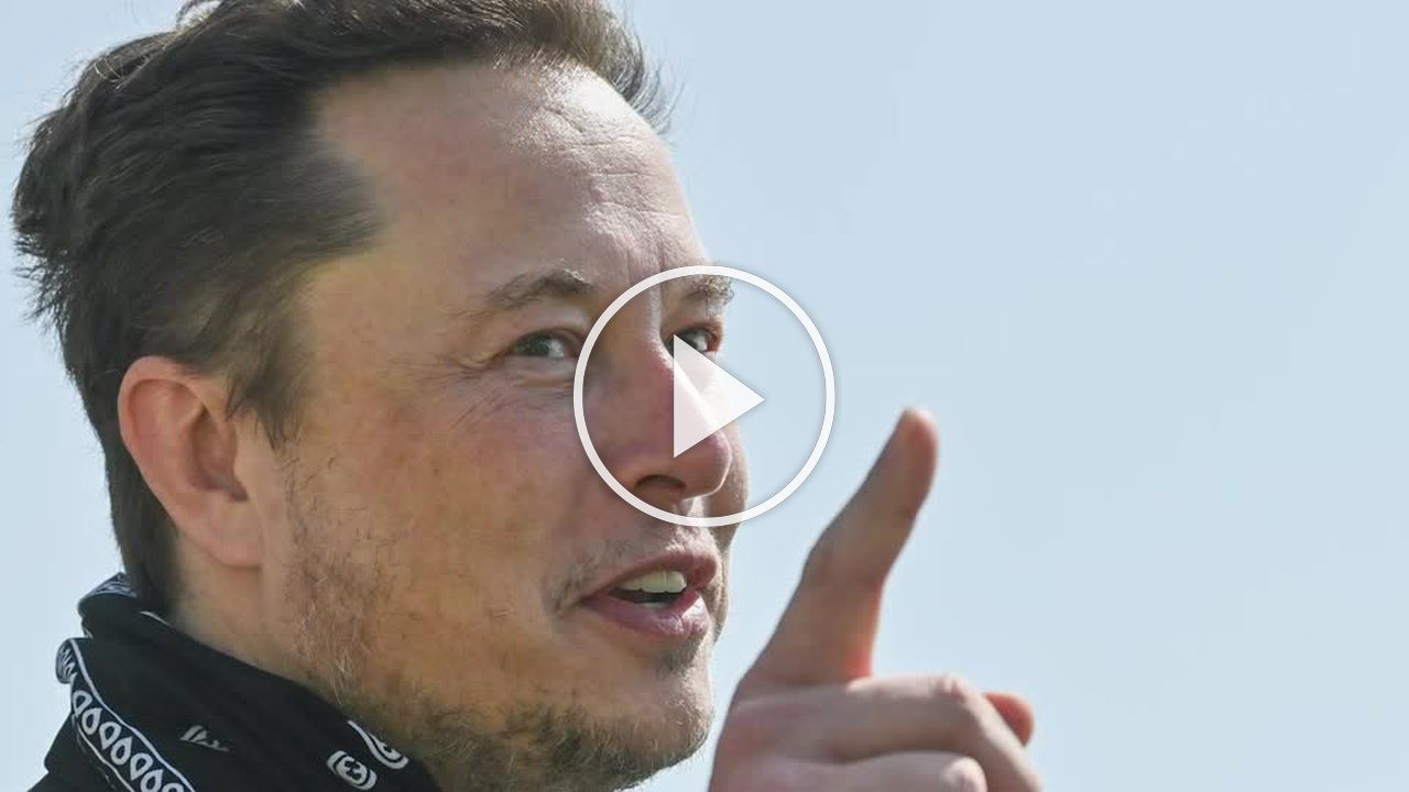 Musk is already cleaning house at Twitter