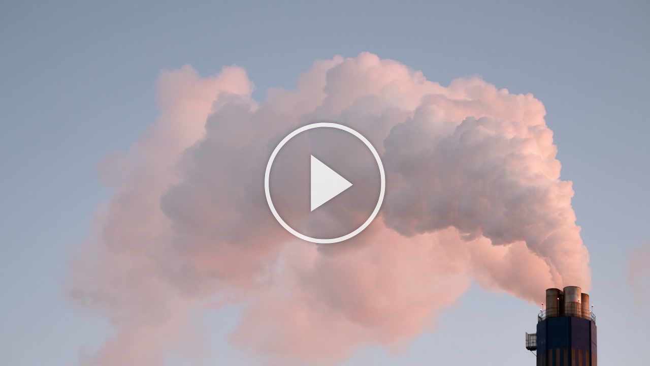 Research Zeppelin hunts air pollution above Zugspitze peak