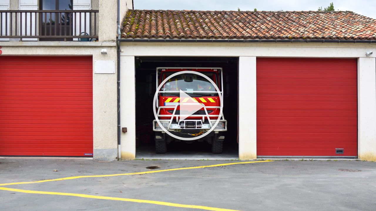 Roosters player among bravery medal recipients after rescuing father