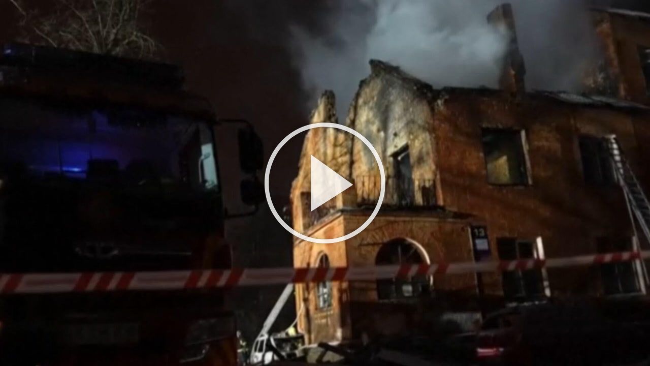 Russia strikes Ukraine with hypersonic missile