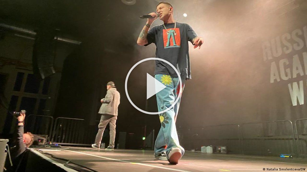 Russian rapper protests Ukraine war