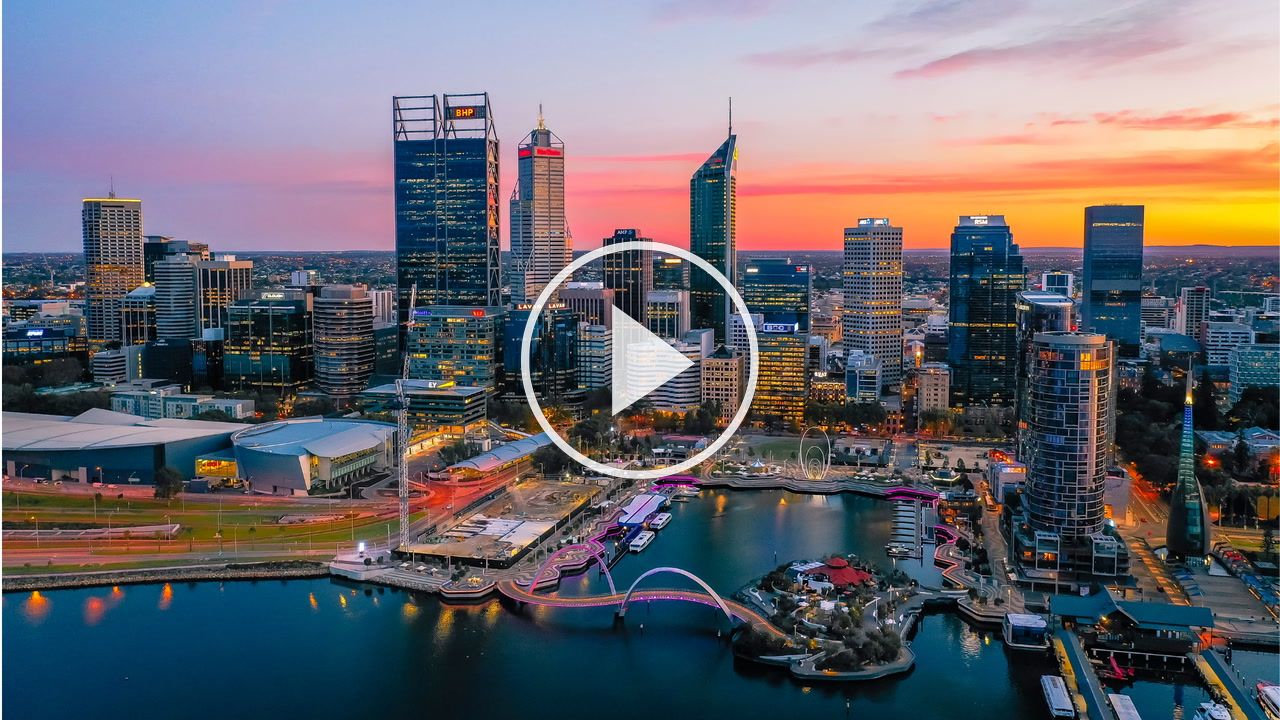 Sam Kerr, Kristie Mewis ring in the new year with a wedding