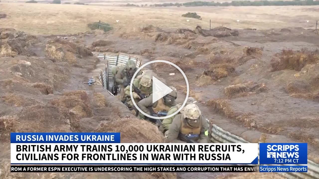 Ukrainian soldiers train with the British Army