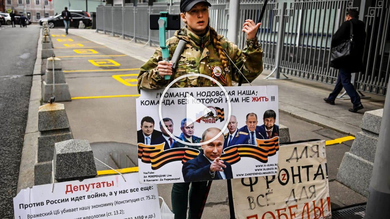 Videos emerge of Russian conscripts 'rounded up'